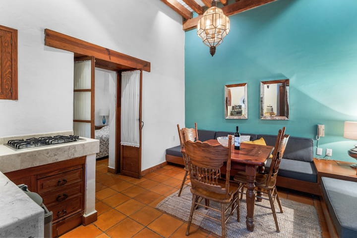 Unique Suite Historic Center Terrace Wifi+desk - Querétaro