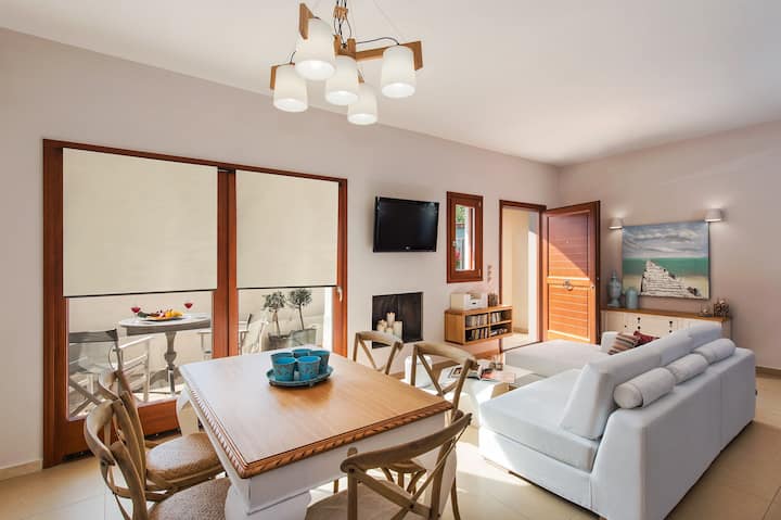 2 Bdr House-fira Centre-private Parking-5 Guests - Santorini