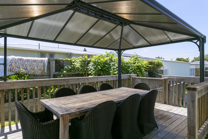 Karamu Retreat With Wifi - Taupo Holiday Home - Taupo