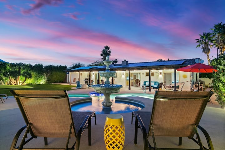 Fiesta De Aqua Playful Palm Springs Oasis With Pool, Spa, Putting Green & Mountain Views - Palm Springs