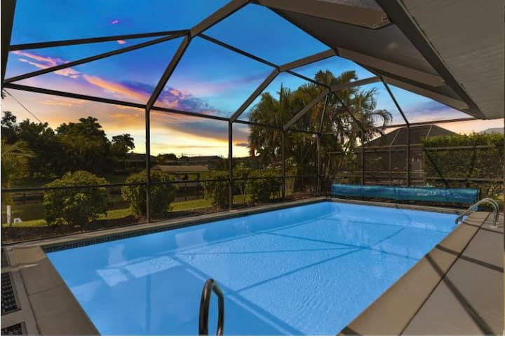 Gulf Access With Heated Pool! 3 Beds/2 Baths! Paradise! - Cape Coral, FL