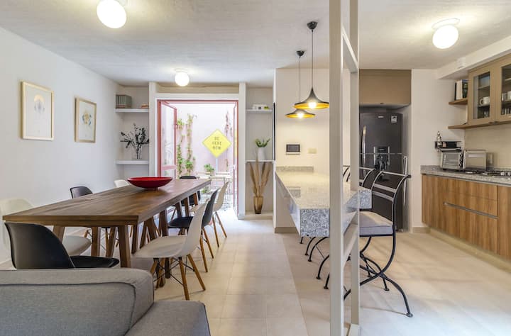 Big Cozy Apartment, Top Location. 4bd 3ba. 150mbps - Querétaro