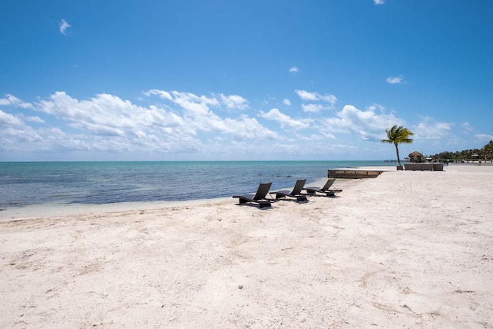 Oceanfront 2 Homes | Private Beach & Pool | 3 Acre - Florida Keys