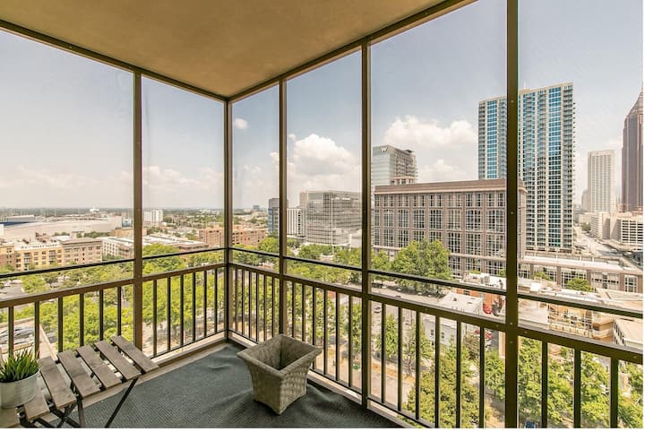Downtown Condo W/ Balcony - Atlanta, GA
