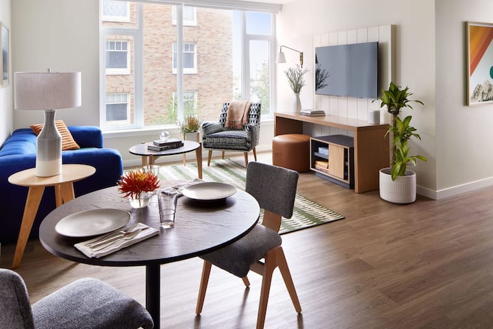 Sentral Designer Furnished 2 Bedroom (30+ Day) - Seattle, WA