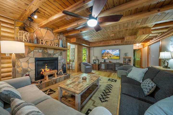 Large Cabin In Great Location - Boone, NC