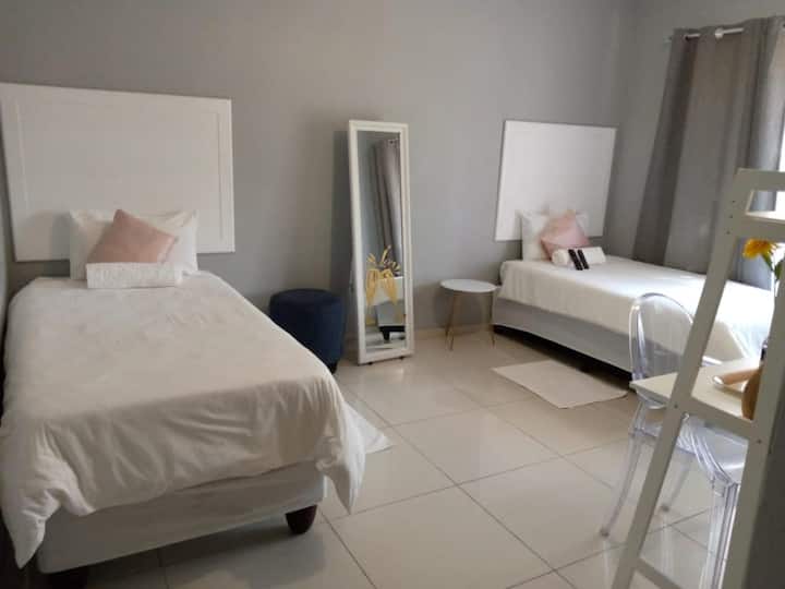 Agt Guesthouse - Budget Twin Room - Vryheid