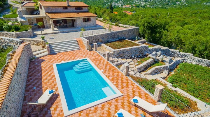 Villa The Melody Of Nature With Pool & Garden - Drvenik