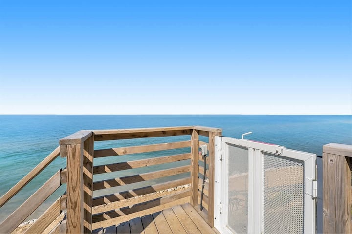 Frankie's Place-dog Friendly-screened Porch-hottub - Michigan