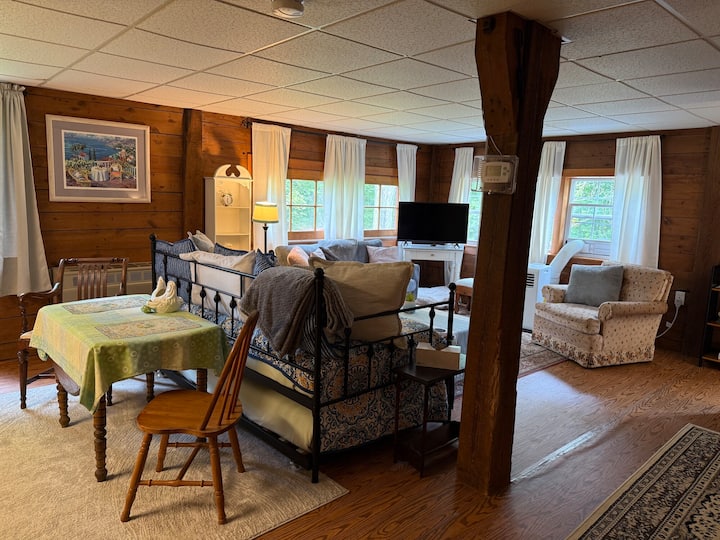 Quiet And Cozy Studio Retreat - Limerick, ME