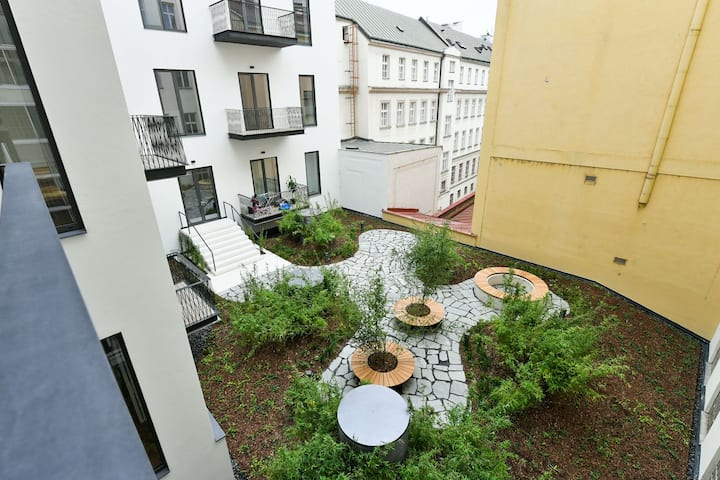 Modern Apartment With Balcony In City Centre - Praha