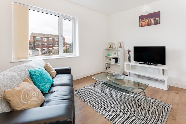 Contemporary Flat | Ideal For Foodies & Explorers - Liverpool