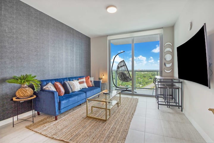 Irresistible Eclectic 1 Bdrm Condo-miami Design - Miami, FL