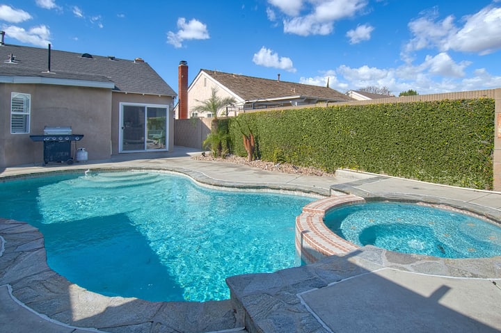 Funtierland + Mando's Hideaway + Pool And Spa + - Anaheim, CA