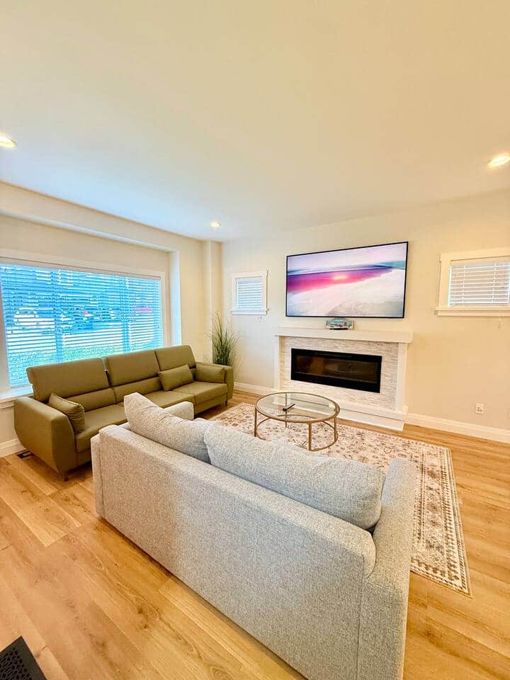 5 Beds | Central A/c | Park | Fenced | Near Vgh - Langford