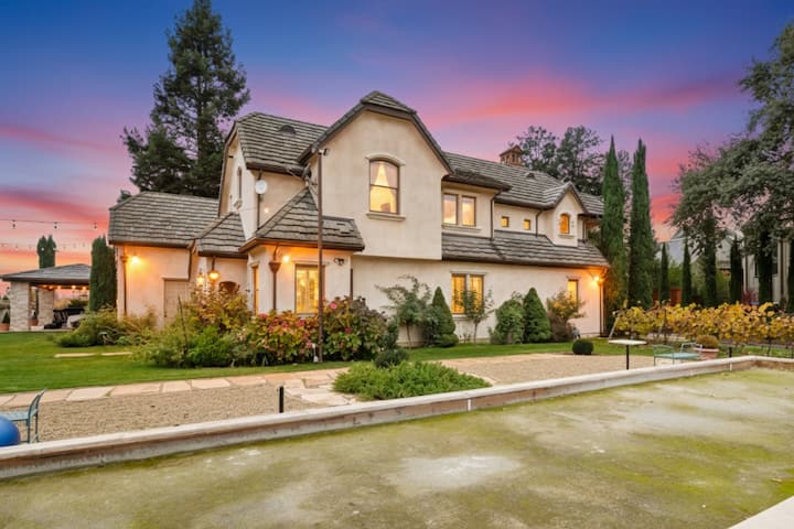 Romantic Elegance + Vineyard Views - Yountville, CA