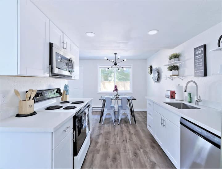 Blue Apt. #A |Stylish & Private 1br |North Seattle - 巴薩爾