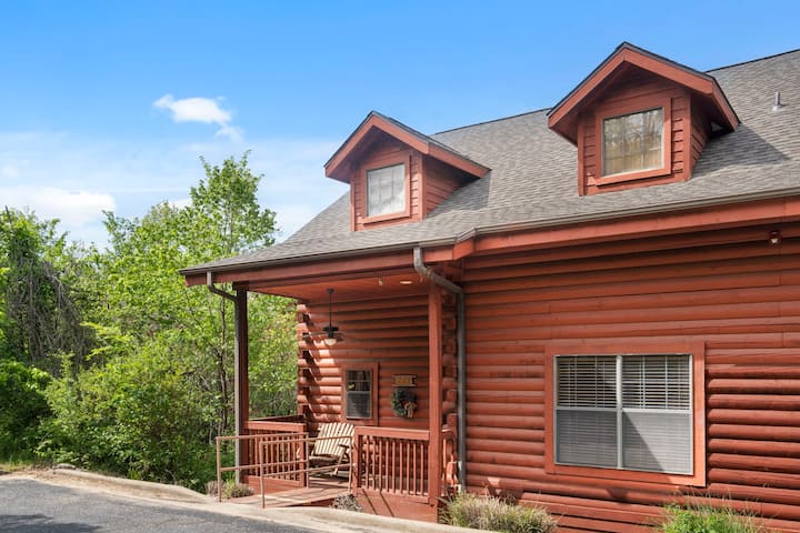 "Elk Lodge" Walk-in Cabin Near Shows - Branson, MO