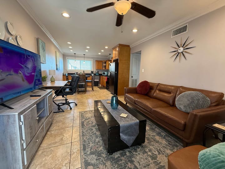 2 Br With Pool & Washer Dryer - Baton Rouge, LA