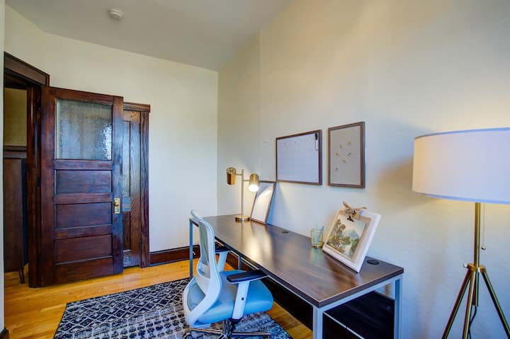 Cozy Apartment Near Willy St: Tv, Kitchen & More - Madison, WI