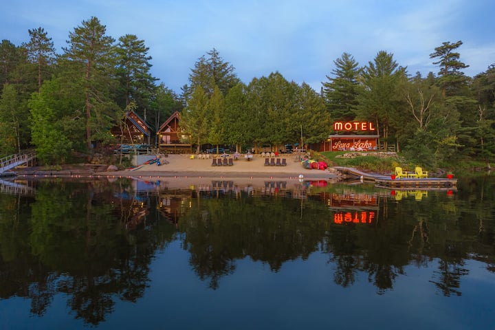 Motel Long Lake Lakefront Adirondack Cabin W/porch - Long Lake, NY