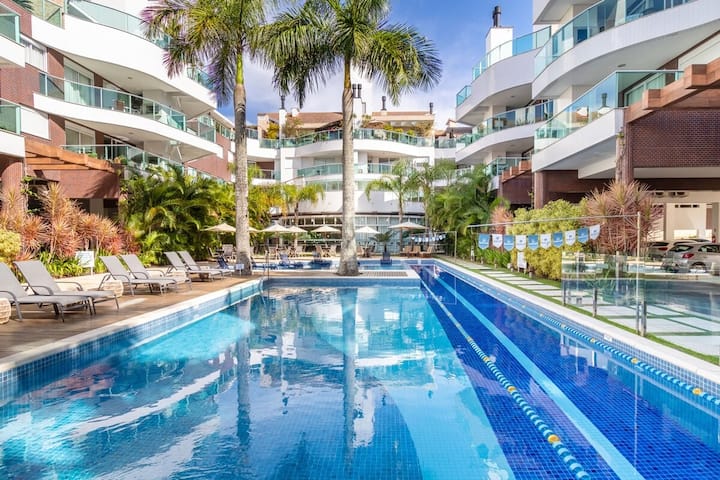 6x Sem Juros | Piscina, Jacuzzi, A/c, Academia - Bombinhas