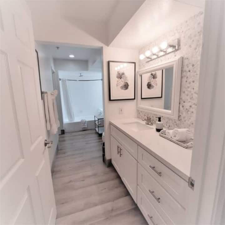 #8a- Seabreeze By The Beach! Refresh And Relax! - Carlsbad, CA