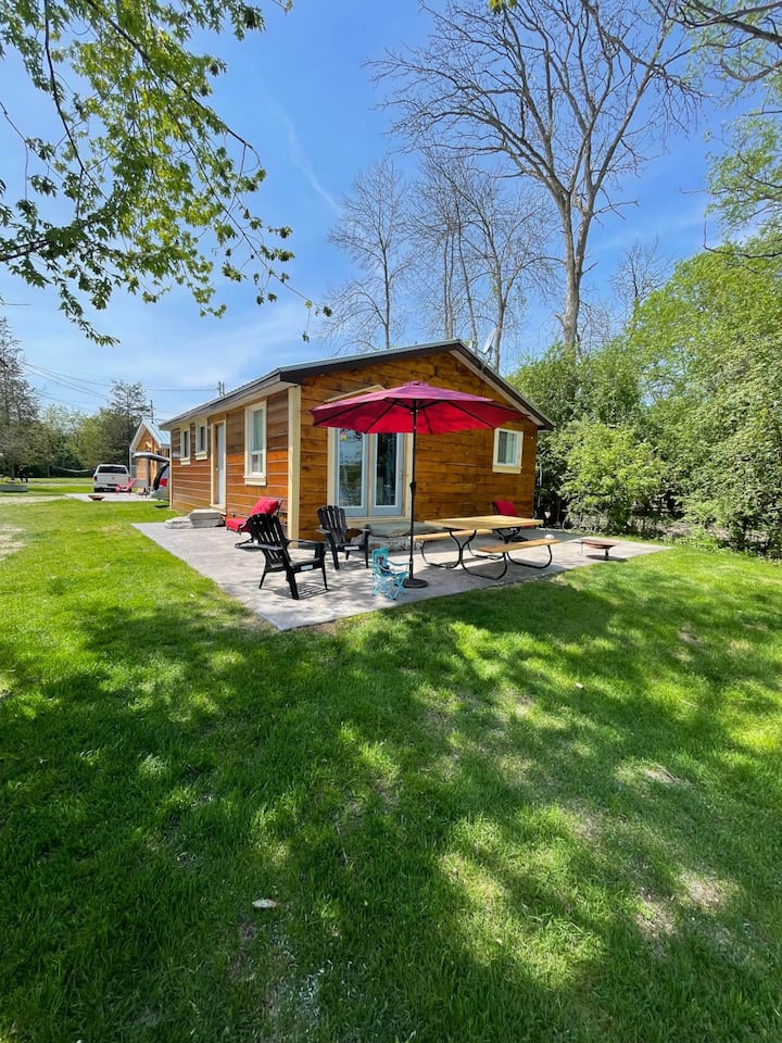 Hickory Waterfront Cottage #1 - Campbellford