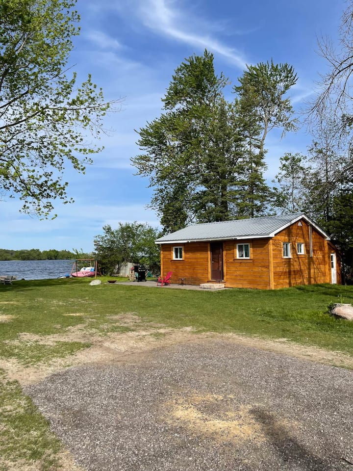 Hickory Waterfront Cottage #2 - Campbellford