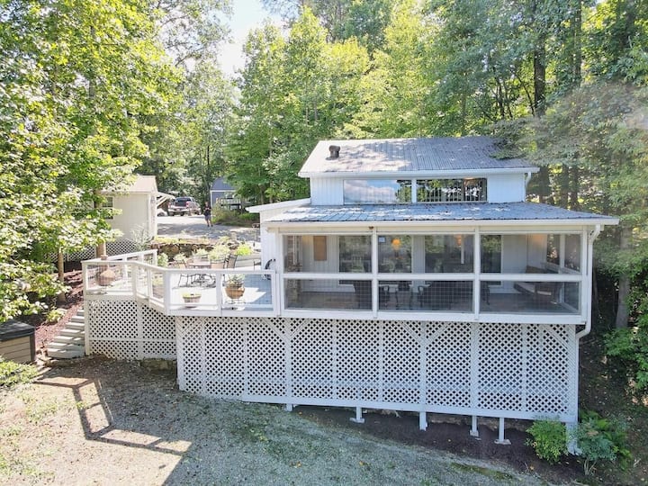 Hiawassee Chalet | Invigorating Spa Retreat! - Hiawassee, GA