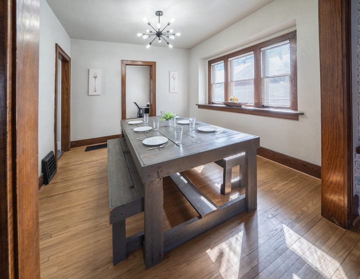 The Firehouse: 3 Bed, Central Location, Historic - Sioux Falls, SD