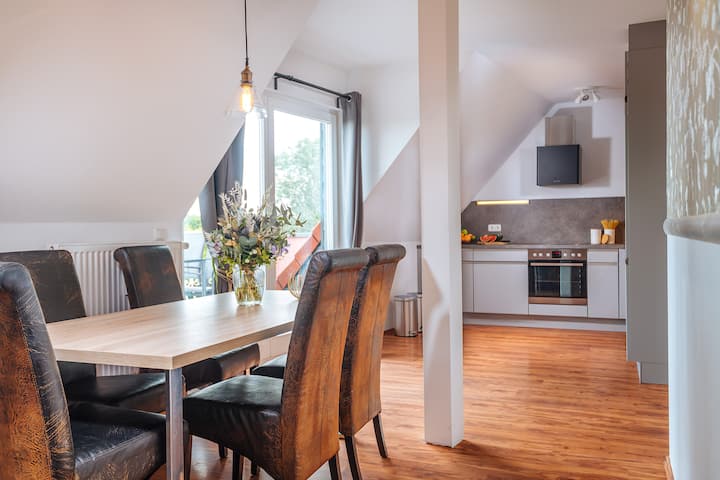 Woterkant - Dachgeschosswohnung Mit Terrasse - Rostock