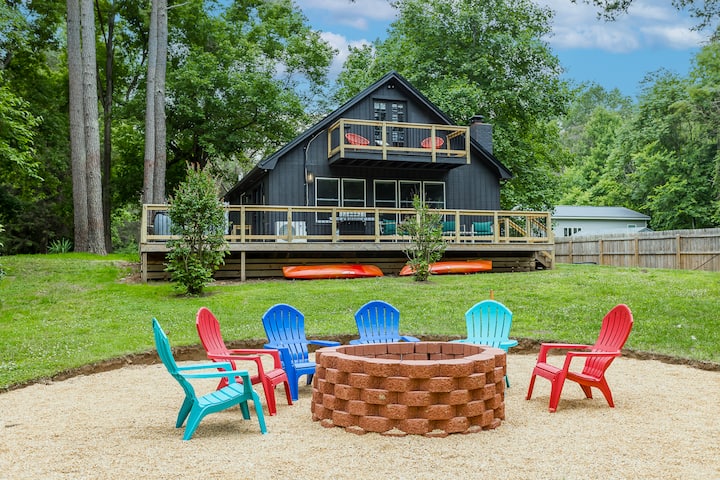 Waterfront Modern Design Hottub Gameroom Kayaks - Massanutten, VA