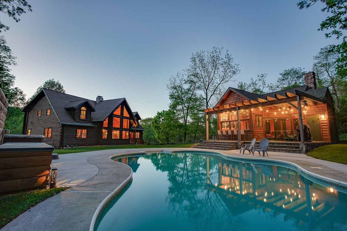 Log Cabins With Swimming Pools