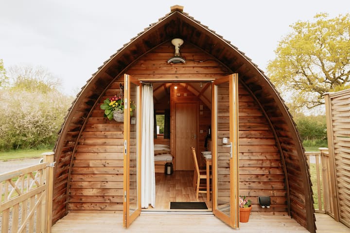 Cosy Glamping Cabin Near Bury St Edmunds - Stanstead