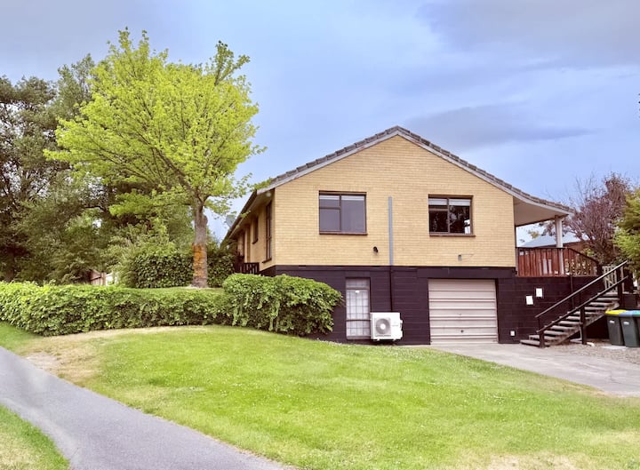 Kiwi Holidays In Cromwell - Bannockburn, New Zealand