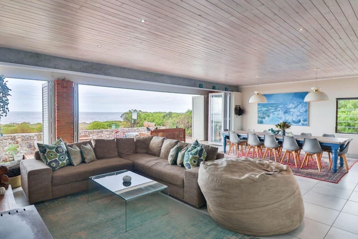 Lady Serenity | Hot Tub | Ocean Front | Small Pets - Kleinmond