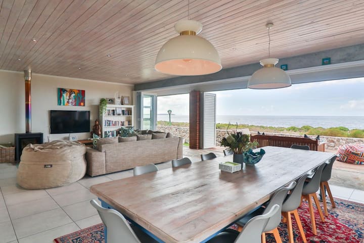 Lady Serenity | Hot Tub | Ocean Front - Kleinmond