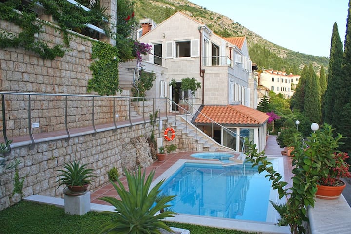 Traditional Modern Design Villa With Adriatic Sea - ドゥブロブニク