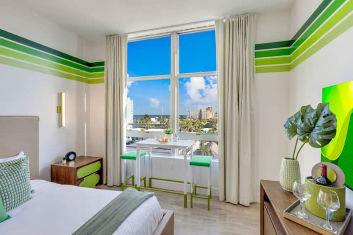 Rooftop Pool & Hot Tub, Hollywood Beach, Gym - Hollywood