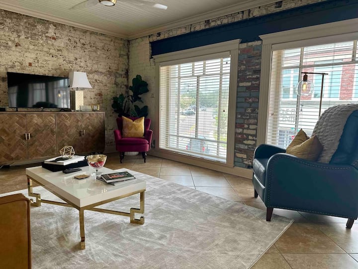 Best View Downtown, Convenient, Walkable - Laurel, MS