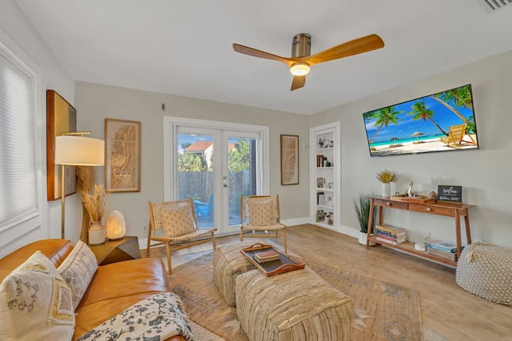 Hidden Bohemian Waterview 1br Beach Access Retreat - Okaloosa Island, FL