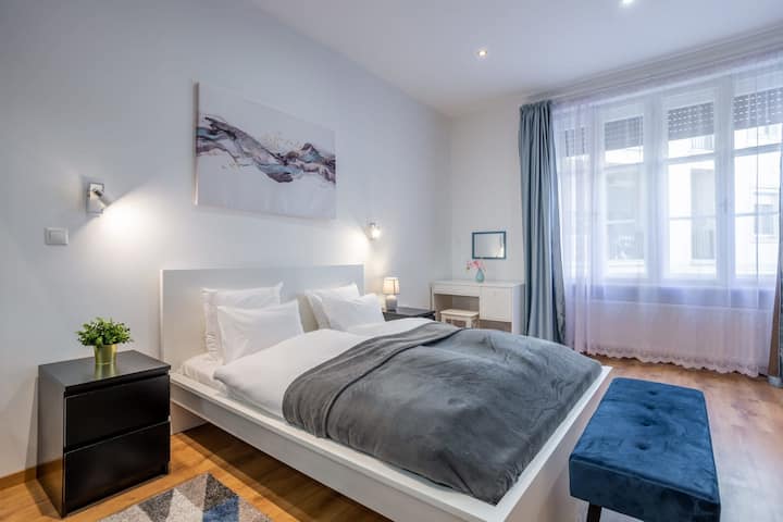 Ultra Central, New, Large And Quiet - Hongrie