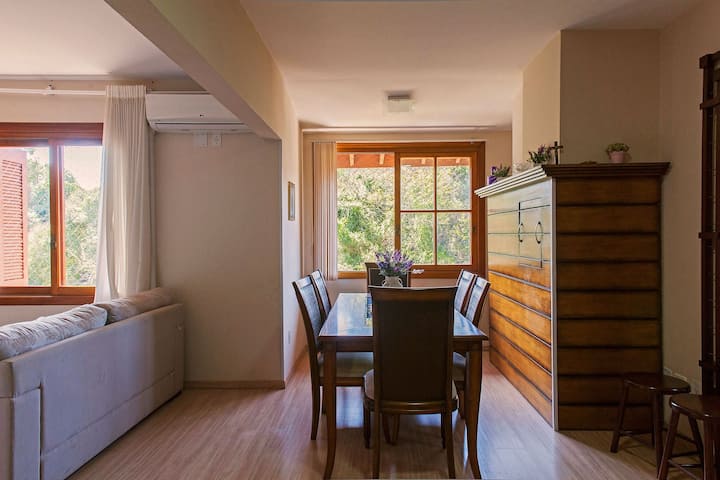 10 Pessoas No Centro De Gramado - Alcides Balzaret - Gramado