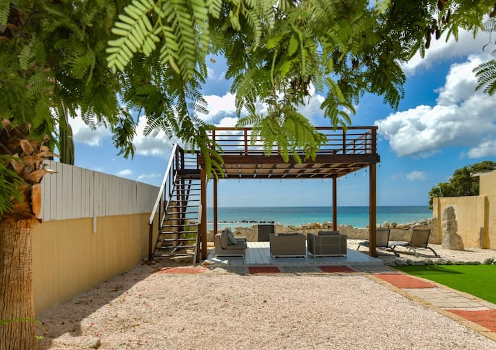 Beach In My Backyard - Ocean Front - Aruba