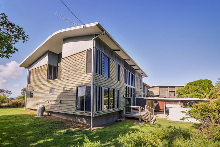 Werai | 5 Bedroom, 3 Bathroom, Sleeps 10 - Point Lookout