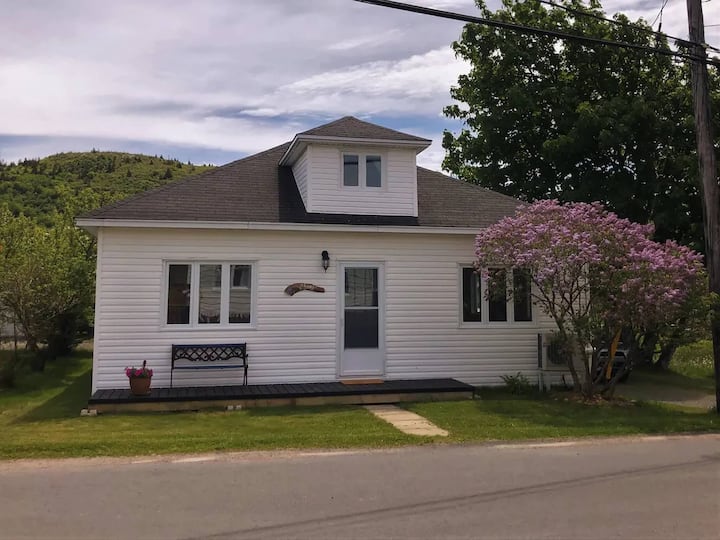 Eagles Nest - Salmon Cove - Carbonear