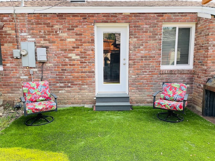 Sapphire By West University/pet Ok/sleeps 8 - Reno, NV