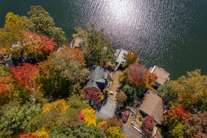 Hickory Hideaway | Lake Lure Waterfront Cabin - Lake Lure, NC