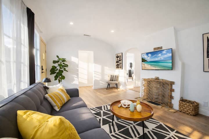 Charming Pasadena Home | 2br, Yard & Fast Wi-fi - San Marino, CA